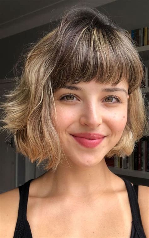 20 Chic Parisian French Bobs Wavy Bob With Balayage Highlights