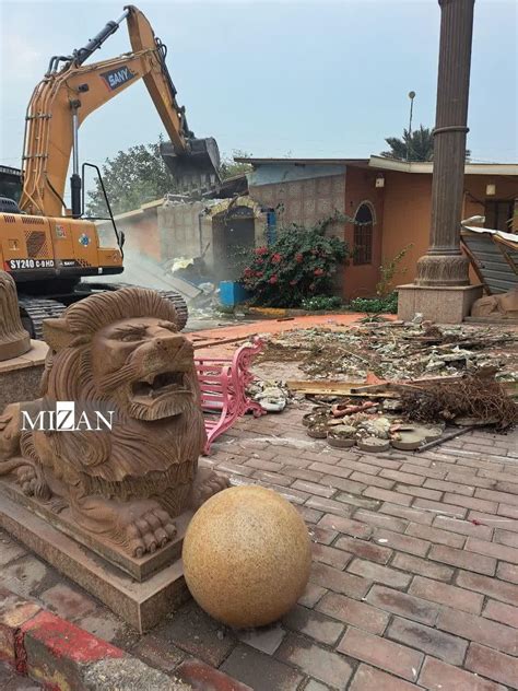 تصاویری تلخ از تخریب یک بنای قدیمی در بندرعباس