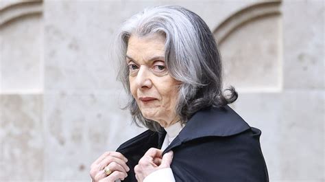 Cármen Lúcia Quer Que Tenhamos Fé Cega Na Urna Eletrônica