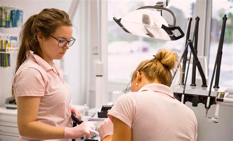 Tandlæge I Nærum Få En Tid Hos Tandlæge Susanne Ekelund