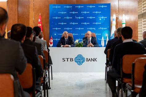 La Signature Dune Convention Entre La Stb Bank Et La Société Des