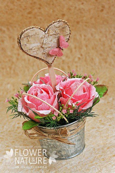 Pin By Tarzisahane On çiçekle Süslenmiş Esyalar Paper Flowers Craft