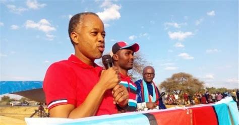 Fred Lowassa Wanaomsema Mzee Wangu Nimekuja Kuwatia Adabu