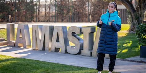 Una Joven Italiana Ficha Por El Barça Y Hace Historia