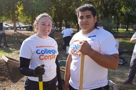 New College Corps Program Offers Fellows Debt Free Pathways