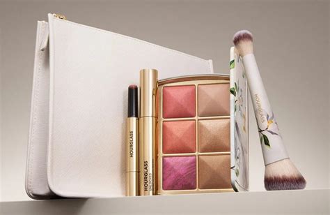 Hourglass Holiday 2025 T Sets Beauty Detective