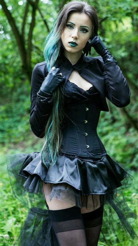 Pin By Lycan Anubis Armando On Gothic Beauties Gothic Fashion Gothic Fashion Victorian