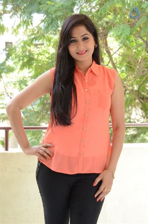 Srilatha New Gallery Photo 8 Of 31