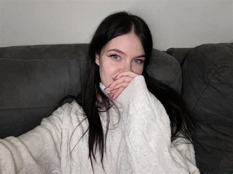 Happy Monday Everyone ️ R Selfie