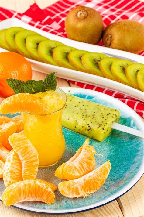 Sorbete De La Fruta Zumo De Fruta Congelado Jugo De La Fruta Tropical Postre Dulce Postre Para