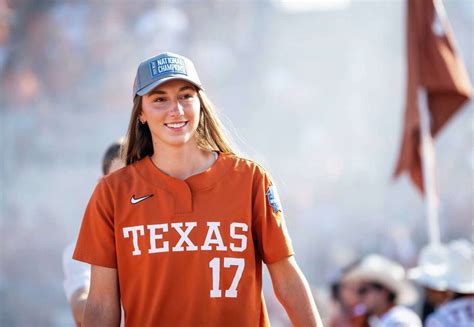Teagan Kavan Texas Softball Pitcher Finds Groove For No 3 Longhorns