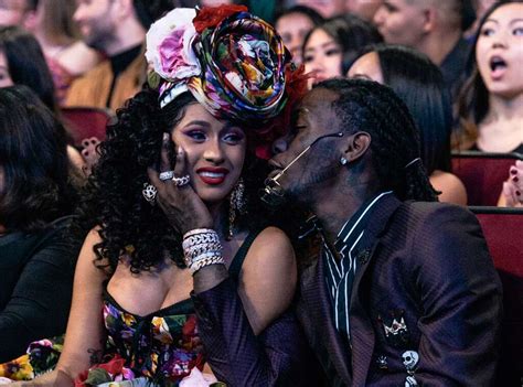 Cardi B Shares Extremely Nsfw Proof That Offset Isnt Cheating Friday