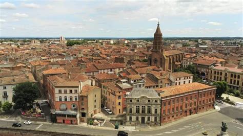 Montauban Bilder Stock Fotos And Videos Adobe Stock