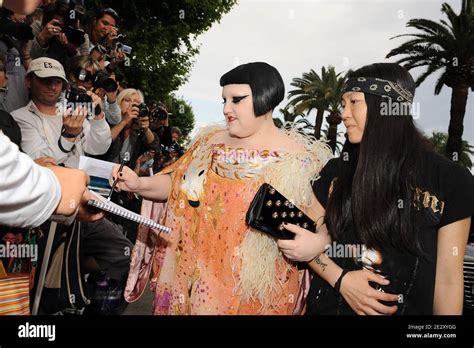 Beth Ditto Et Kristin Ogata Arrivent Pour La Projection De Lextérieur