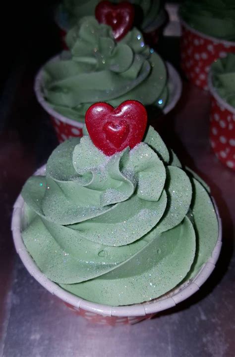 Kis Tgrinch Bath Bomb Grinch Heart Grinch Cupcake Bath Bomb