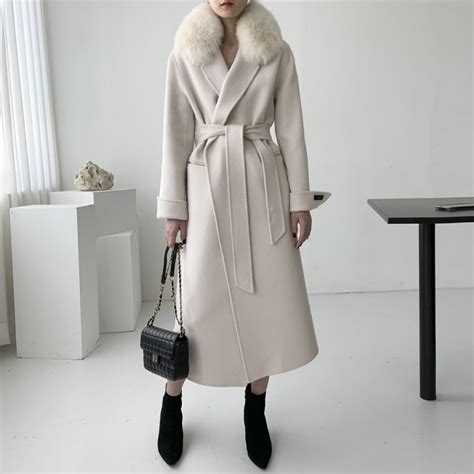 리얼 폭스카라 벨티드 울 핸드메이드 롱 코트 스타일라떼