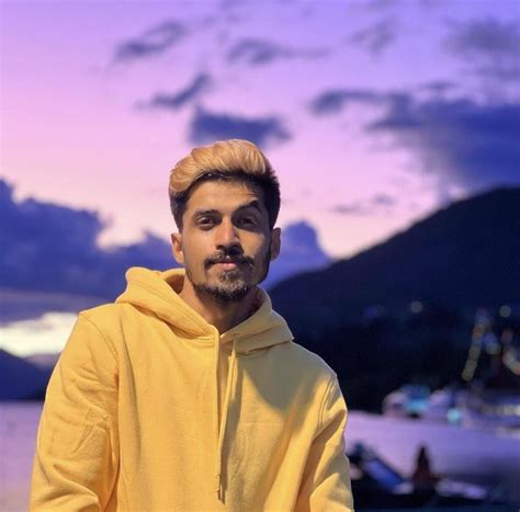 Akash Rinstagramceleb