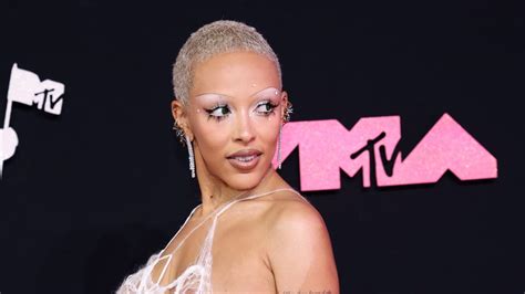 Doja Cat Slammed For Shirt Featuring Fringe Right Figure