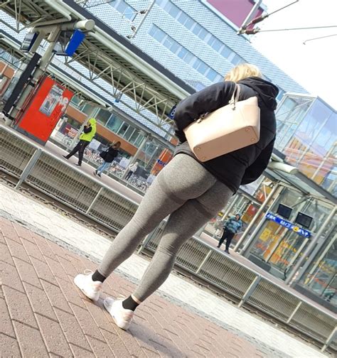 Hot Yoga Pants Waiting For Train Spandex Leggings Yoga Pants Forum