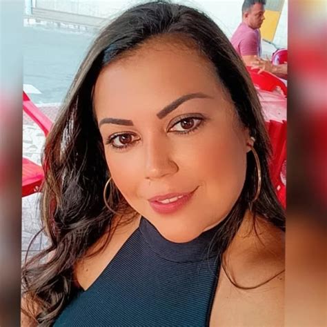 Viviane Mourão Viviane Lima Mourao • Threads Say More