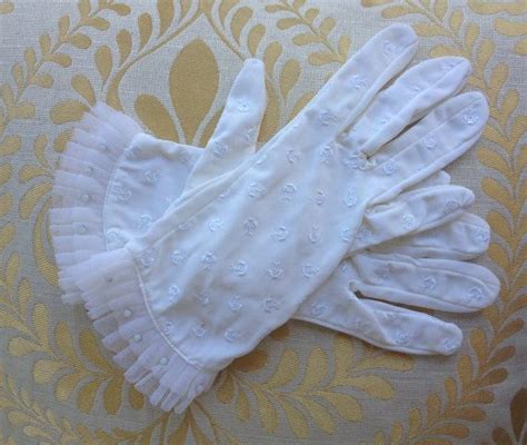 Vintage White Gloves Womens Small White Vintage Gloves Etsy Vintage Gloves White Vintage