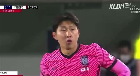 모스 On Twitter 30으로 지고 있는데 교체로 들어와서는 바로 코너킥으로 골도움해서 31로 만들고 형 우리 안져 그러니까 물러서면 안돼 해주는 막내 어떤데