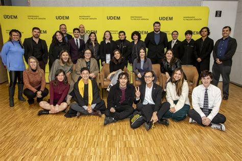 Comparten Con Graduados De La Udem Su Experiencia En Cine Udem