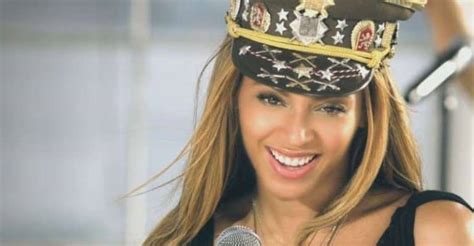 28 Best 2000s Singers All Popular Music Artists Music Industry How To