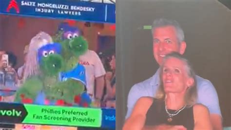 Video Philadeliphia Phillies Mascots Recreate Viral Moment Of Andy