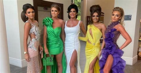 «welke Is De Moeder Het Is Moeilijk Te Geloven Dat Een Van Deze Vier Schoonheden De Moeder Is