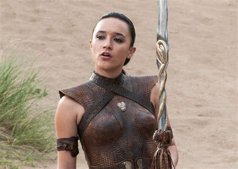 Game Of Thrones Qanda Keisha Castle Hughes On The Tao Of The Sand