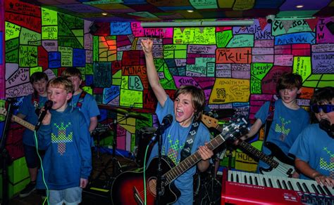 Cryts Ifanc Caerfyrddin Yn Siglor Sîn Roc Golwg360