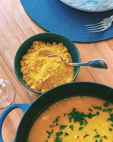 Farofa De Dendê Acompanhamento Perfeito Para Peixes E Ensopados