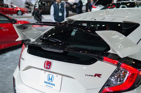 2017 Honda Civic Type R Looks Amazing In Championship White Cnet