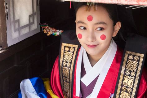 한국 전통 의상에 있는 Luna님의 핀 한국 전통 의상 전통 의상 소녀