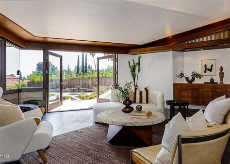 1210 Journeys End Dr La Canada Flintridge Ca 91011 Redfin