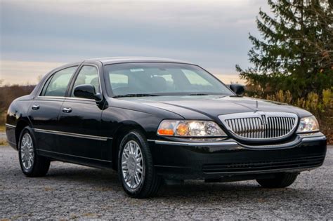 No Reserve 25k Mile 2008 Lincoln Town Car Signature Limited For Sale
