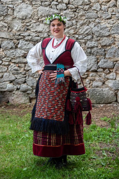 Narodne Nošnje Ličko Prelo