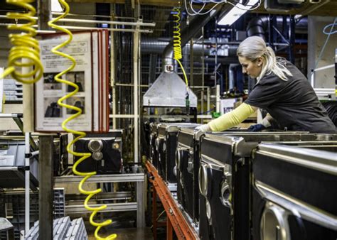 Top 9 Use Cases Of Machine Learning In Manufacturing Calligo