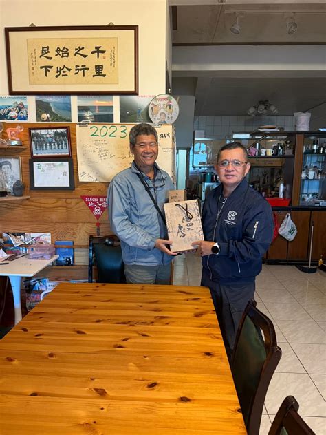 鍾萬有 恭喜龐將軍，感謝龐將軍⋯