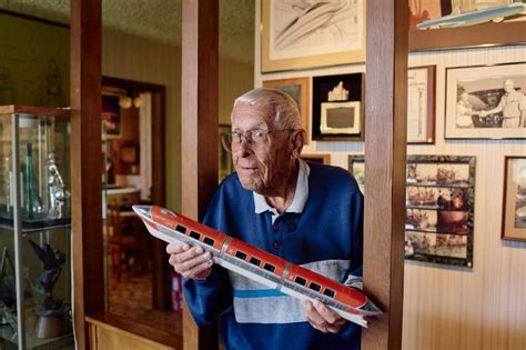 At 93 Legendary Disney Imagineer Bob Gurr Has Stories To Tell Los