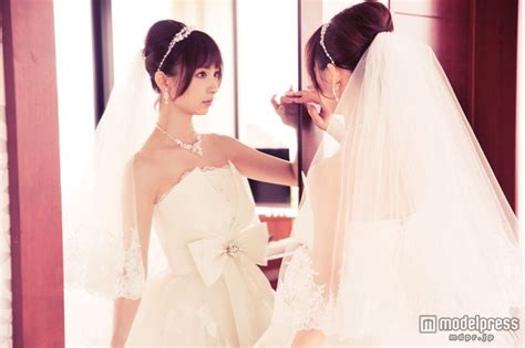 元akb篠田麻里子が写真集で水着姿を公開した時のセクシーエロ画像まとめ アイドル画像をエロ目線で