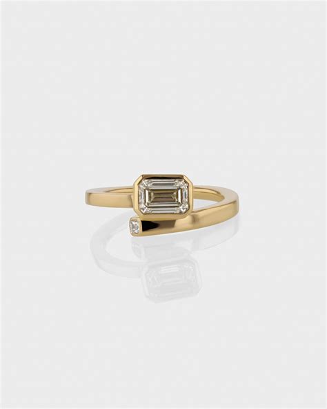 Aria Emerald Engagement Ring Sarah And Sebastian