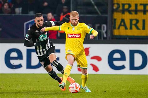 Ciseau Définition Dans Le Lexique Du Foot So