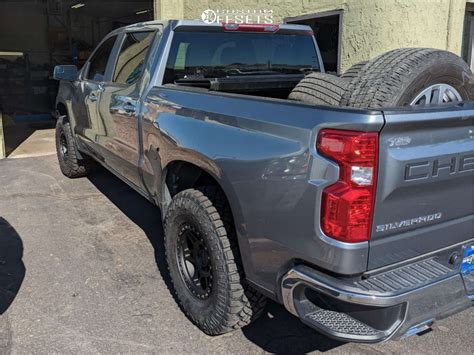 2021 Chevrolet Silverado 1500 With 17x9 12 Method Mr312 And 35125r17