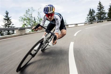 Tom Pidcock Hits 95kmh In Breathtaking Descent Video Watch