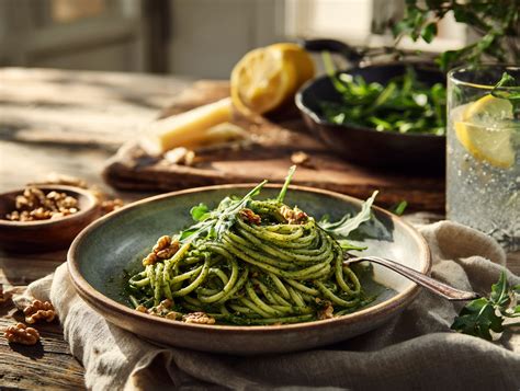 Bucatini With Arugula Pesto