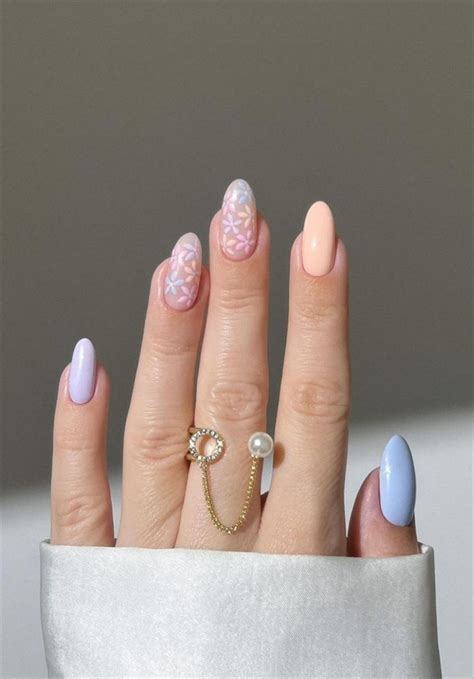 42 Chic Short Almond Nails For Summer Manicures 2024 Page 2 Of 2