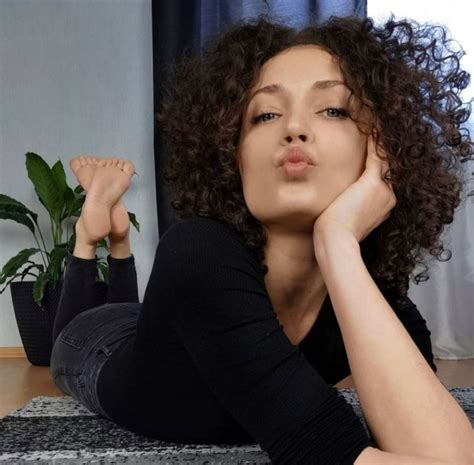 Dancing Barefoot On Tumblr