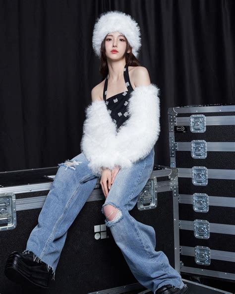 14 OOTD Nene Pornnappan Yang Diduga Pacar Bright Vachirawit